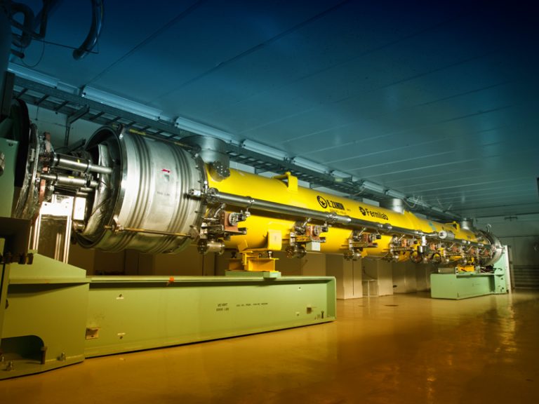 Cryogenic facilities – Applied Physics and Superconducting Technology